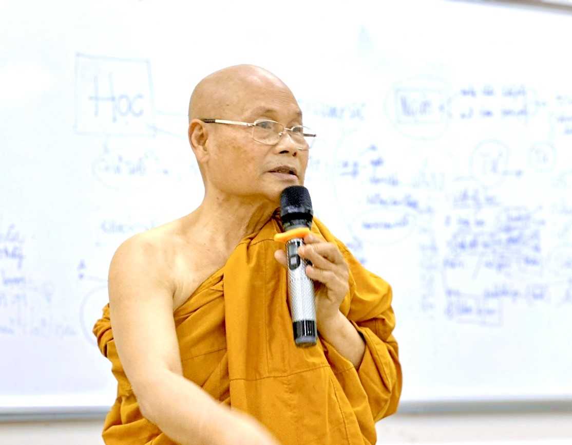 TP.HCM: HT.Minh Tuyên chia sẻ buổi pháp đàm thứ hai tại khoá ACKH Pháp viện Minh Đăng Quang